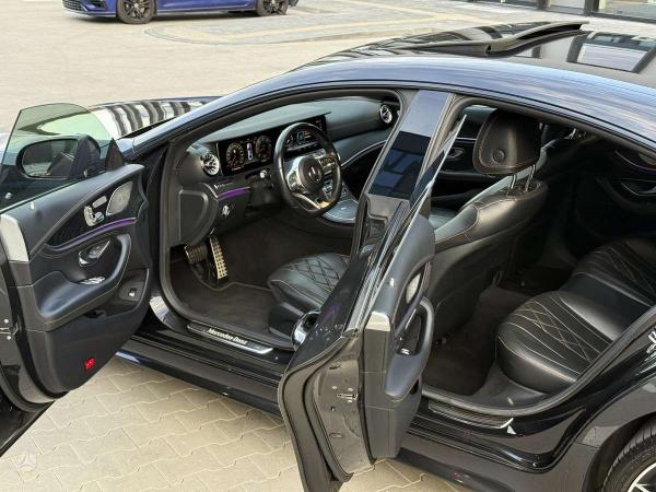 Grey Mercedes-Benz CLS 400 2018 in Vilnius, with an engine capacity of 2.90 L and mileage of 173 thousand km for 34990 €, photo 10 on AUTOMOTO.COM.LV