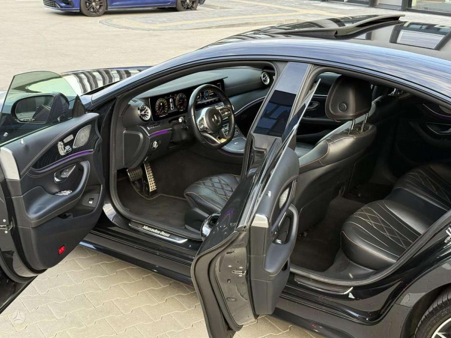 Grey Mercedes-Benz CLS 400 2018 in Vilnius, with an engine capacity of 2.90 L and mileage of 173 thousand km for 34990 €, photo 11 on AUTOMOTO.COM.LV