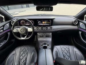 Grey Mercedes-Benz CLS 400 2018 in Vilnius, with an engine capacity of 2.90 L and mileage of 173 thousand km for 34990 €, photo 15 on AUTOMOTO.COM.LV