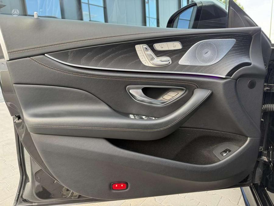 Grey Mercedes-Benz CLS 400 2018 in Vilnius, with an engine capacity of 2.90 L and mileage of 173 thousand km for 34990 €, photo 16 on AUTOMOTO.COM.LV