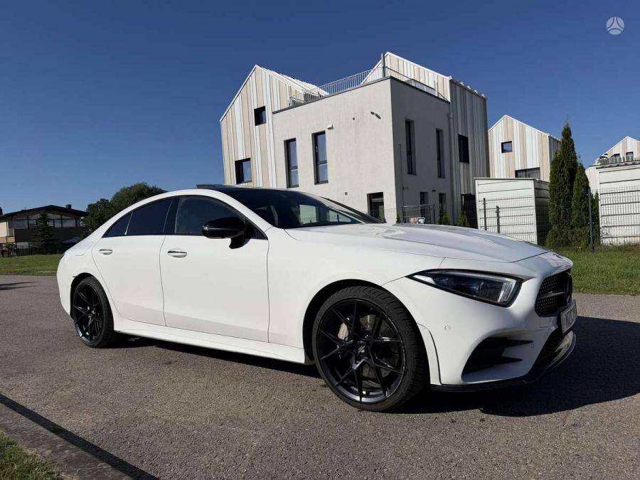 White Mercedes-Benz CLS 400 2020 in Kaunas, with an engine capacity of 2.93 L and mileage of 345 thousand km for 24500 €, photo 4 on AUTOMOTO.COM.LV