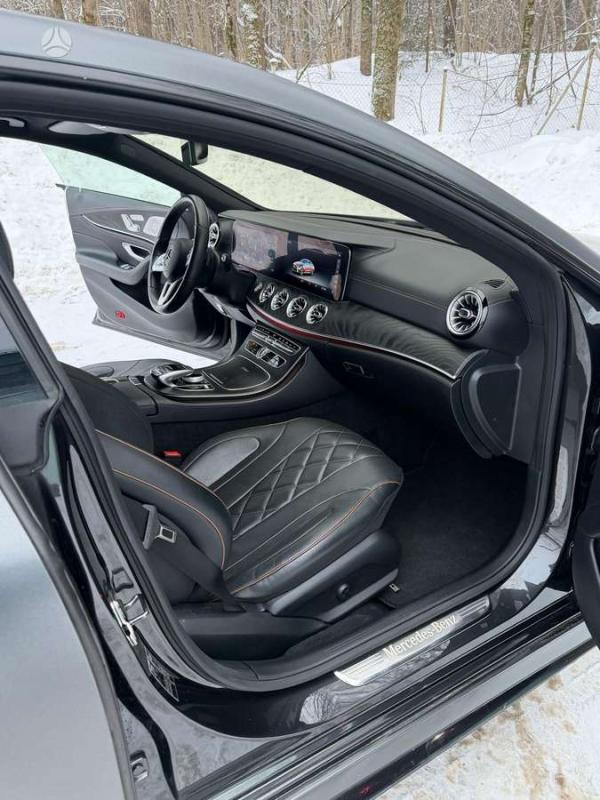 Grey Mercedes-Benz CLS 450 2018 in Vilnius, with an engine capacity of 3.00 L and mileage of 142 thousand km for 39500 €, photo 7 on AUTOMOTO.COM.LV