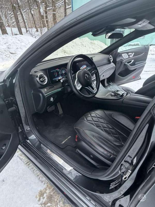 Grey Mercedes-Benz CLS 450 2018 in Vilnius, with an engine capacity of 3.00 L and mileage of 142 thousand km for 39500 €, photo 9 on AUTOMOTO.COM.LV