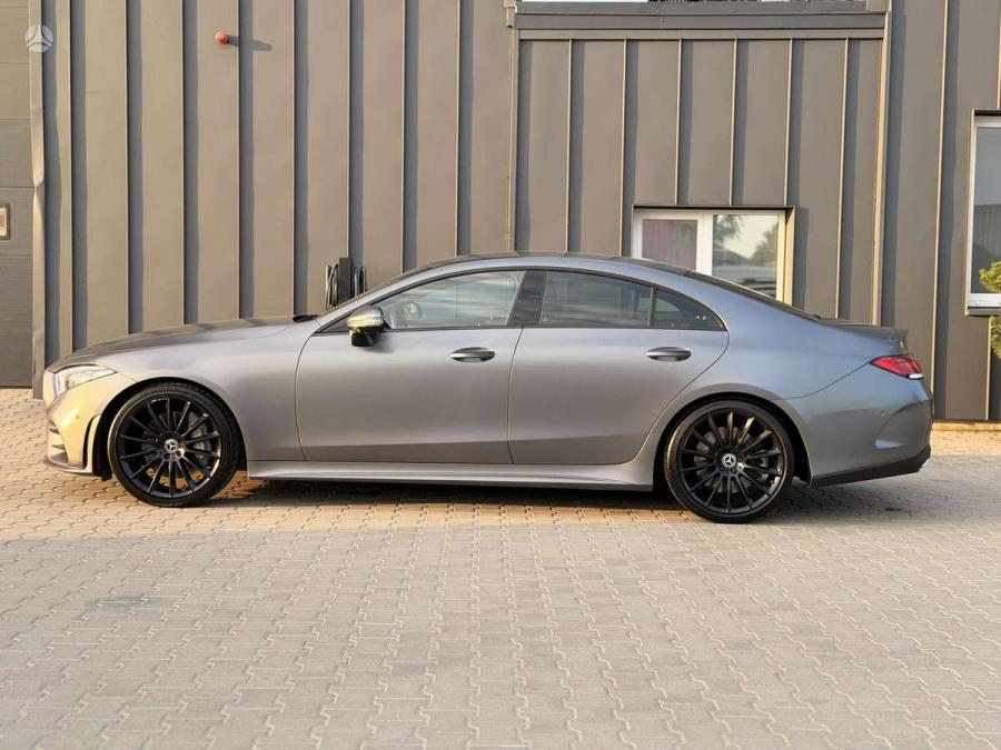Grey Mercedes-Benz CLS 450 2019 in Kaunas, with an engine capacity of 2.99 L and mileage of 125 thousand km for 31500 €, photo 3 on AUTOMOTO.COM.LV