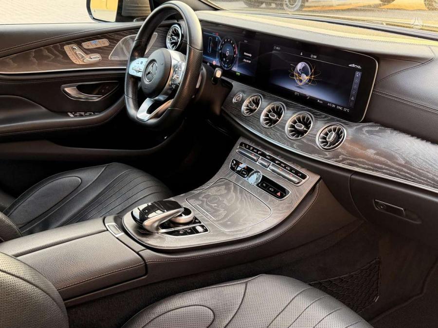 Grey Mercedes-Benz CLS 450 2019 in Kaunas, with an engine capacity of 2.99 L and mileage of 125 thousand km for 31500 €, photo 16 on AUTOMOTO.COM.LV