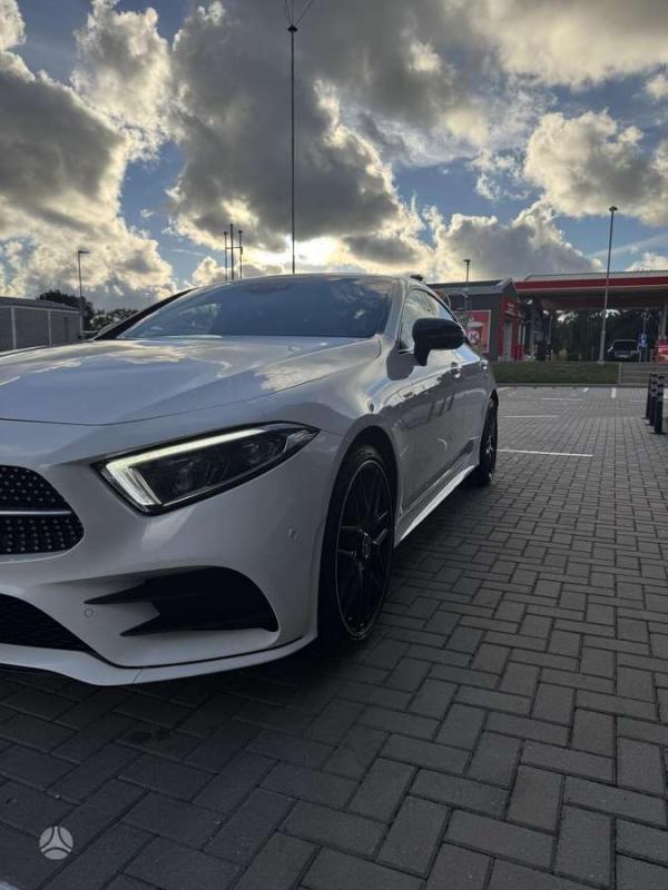 White Mercedes-Benz CLS 450 2018 in Palanga, with an engine capacity of 3.00 L and mileage of 126 thousand km for 38000 €, photo 3 on AUTOMOTO.COM.LV
