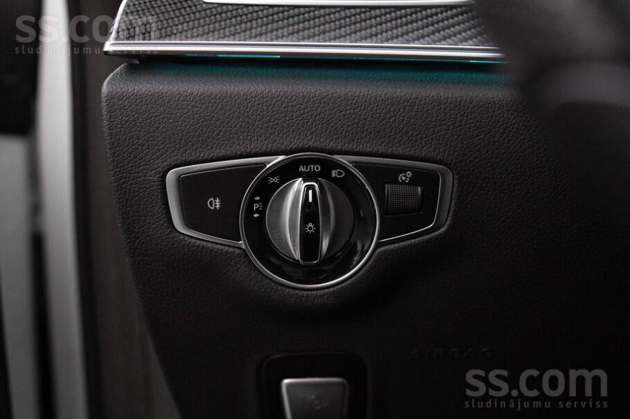 Balts Mercedes-Benz CLS 450 2018 Rīga, ar dzinēja tilpumu 3.00 L un nobraukumu 106 tūkst. km par 38500 €, foto 20 vietnē AUTOMOTO.COM.LV