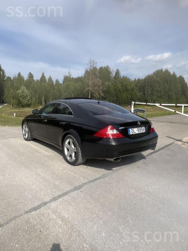 Melns Mercedes-Benz CLS 500 2004 Rīga, ar dzinēja tilpumu 5.00 L un nobraukumu 233 tūkst. km par 7788 €, foto 4 vietnē AUTOMOTO.COM.LV