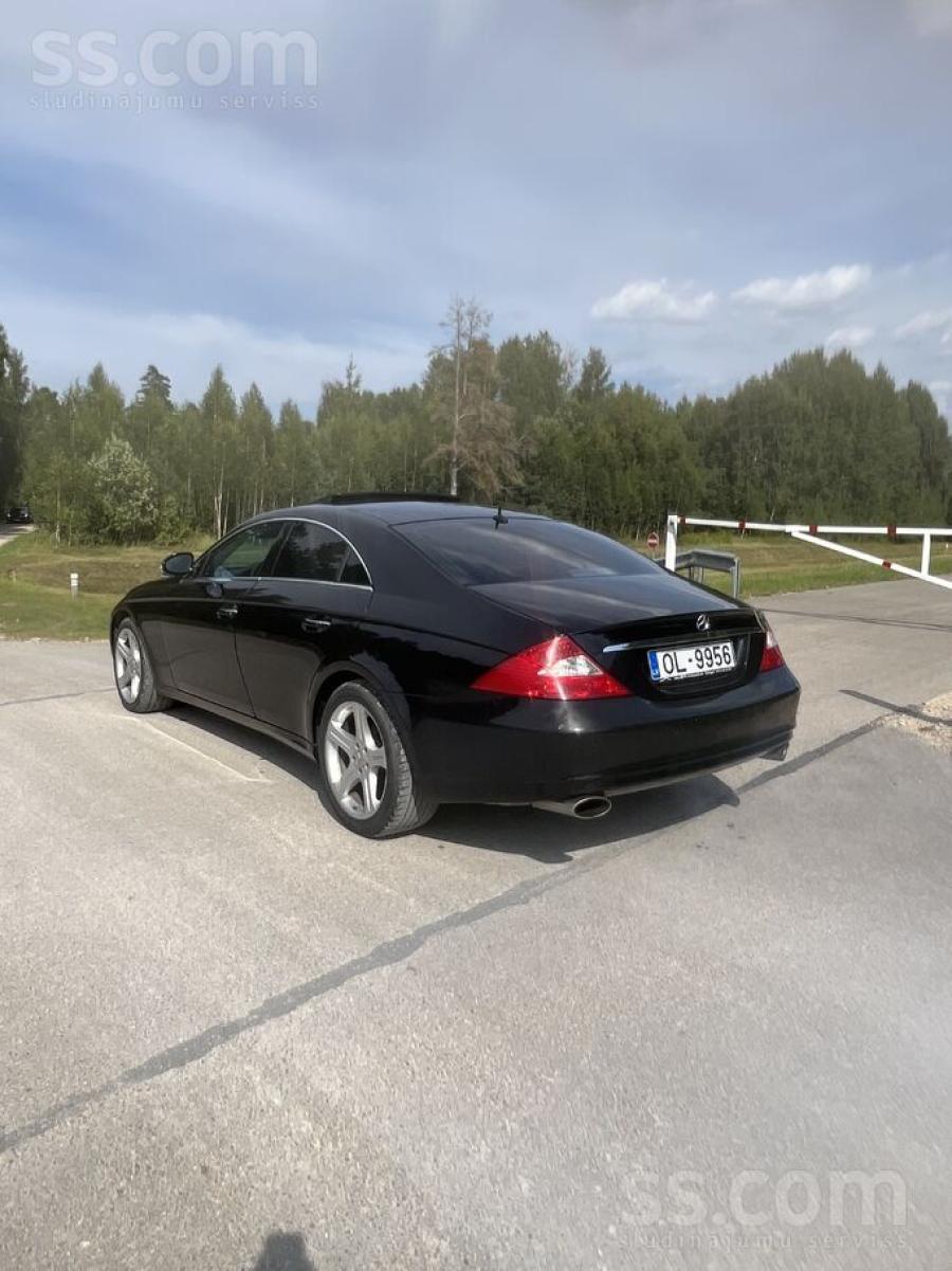 Melns Mercedes-Benz CLS 500 2004 Rīga, ar dzinēja tilpumu 5.00 L un nobraukumu 233 tūkst. km par 7788 €, foto 5 vietnē AUTOMOTO.COM.LV