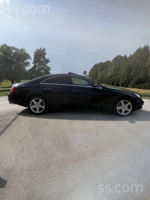 Melns Mercedes-Benz CLS 500 2004 Rīga, ar dzinēja tilpumu 5.00 L un nobraukumu 233 tūkst. km par 7788 €, foto 7 vietnē AUTOMOTO.COM.LV