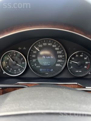 Melns Mercedes-Benz CLS 500 2004 Rīga, ar dzinēja tilpumu 5.00 L un nobraukumu 233 tūkst. km par 7788 €, foto 13 vietnē AUTOMOTO.COM.LV