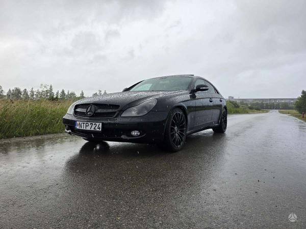 Melns Mercedes-Benz CLS 500 2005 Telšiai, ar dzinēja tilpumu 4.97 L un nobraukumu 327 tūkst. km par 7800 €, foto 6 vietnē AUTOMOTO.COM.LV