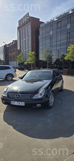 Melns Mercedes-Benz CLS 500 2005 Liepāja, ar dzinēja tilpumu 5.00 L un nobraukumu 336 tūkst. km par 6499 €, foto 3 vietnē AUTOMOTO.COM.LV