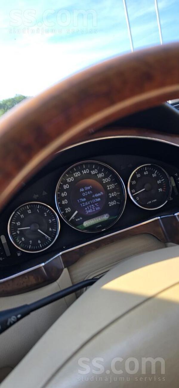 Melns Mercedes-Benz CLS 500 2005 Liepāja, ar dzinēja tilpumu 5.00 L un nobraukumu 336 tūkst. km par 6499 €, foto 10 vietnē AUTOMOTO.COM.LV