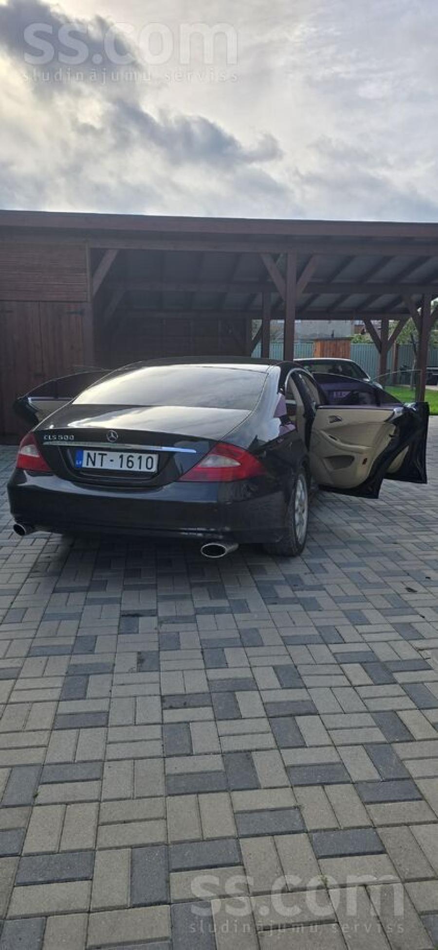 Melns Mercedes-Benz CLS 500 2005 Liepāja, ar dzinēja tilpumu 5.00 L un nobraukumu 337 tūkst. km par 6499 €, foto 4 vietnē AUTOMOTO.COM.LV