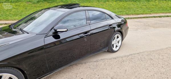 Мерседес ЦЛС 500 2005 в Вильнюс на AUTOMOTO.COM.LV Черный Мерседес ЦЛС 500 2005 в Вильнюс, объемом двигателя 5.00 л и пробегом 205 тыс. км за 6900 €, фото 4 на AUTOMOTO.COM.LV