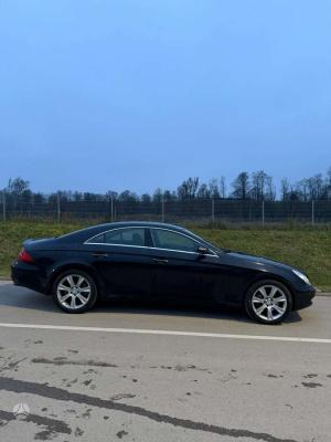 Melns Mercedes-Benz CLS 500 2005 Viļņa, ar dzinēja tilpumu 4.97 L un nobraukumu 220 tūkst. km par 5999 €, foto 10 vietnē AUTOMOTO.COM.LV