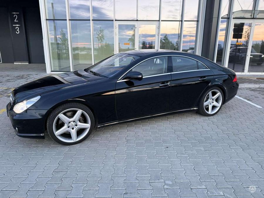 Melns Mercedes-Benz CLS 500 2006 Viļņa, ar dzinēja tilpumu 5.50 L un nobraukumu 149 tūkst. km par 8900 €, foto 6 vietnē AUTOMOTO.COM.LV
