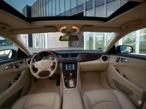Melns Mercedes-Benz CLS 500 2006 Viļņa, ar dzinēja tilpumu 5.50 L un nobraukumu 149 tūkst. km par 8900 €, foto 8 vietnē AUTOMOTO.COM.LV