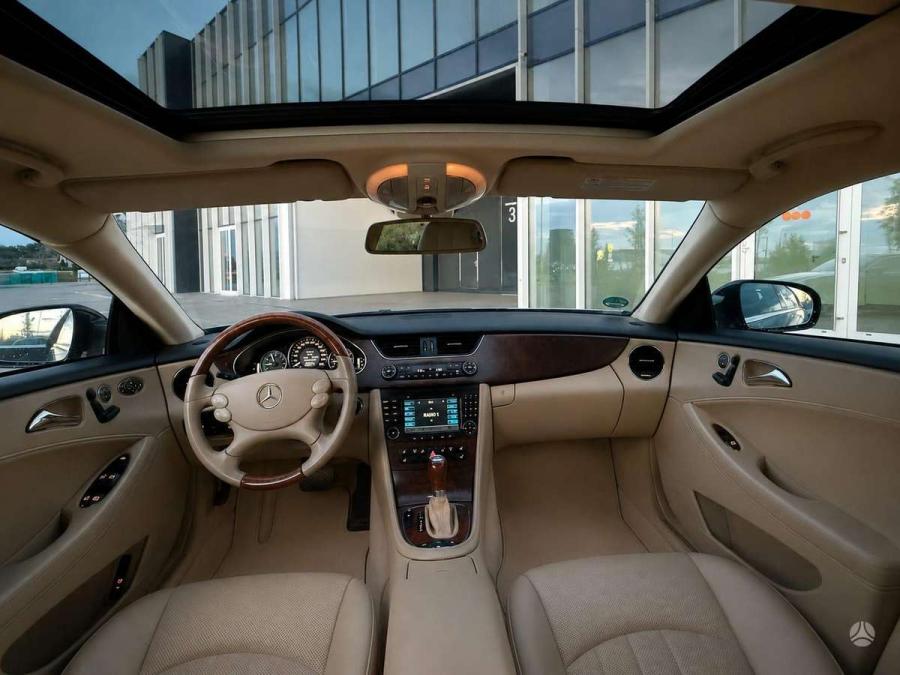 Melns Mercedes-Benz CLS 500 2006 Viļņa, ar dzinēja tilpumu 5.50 L un nobraukumu 149 tūkst. km par 8900 €, foto 8 vietnē AUTOMOTO.COM.LV