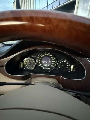 Melns Mercedes-Benz CLS 500 2006 Viļņa, ar dzinēja tilpumu 5.50 L un nobraukumu 149 tūkst. km par 8900 €, foto 13 vietnē AUTOMOTO.COM.LV