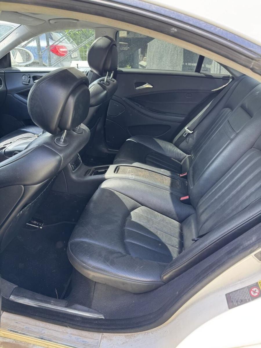 Mercedes-Benz CLS 500 2006 Kauņa, ar dzinēja tilpumu 5.00 L un nobraukumu 296 tūkst. km par 2700 €, foto 6 vietnē AUTOMOTO.COM.LV