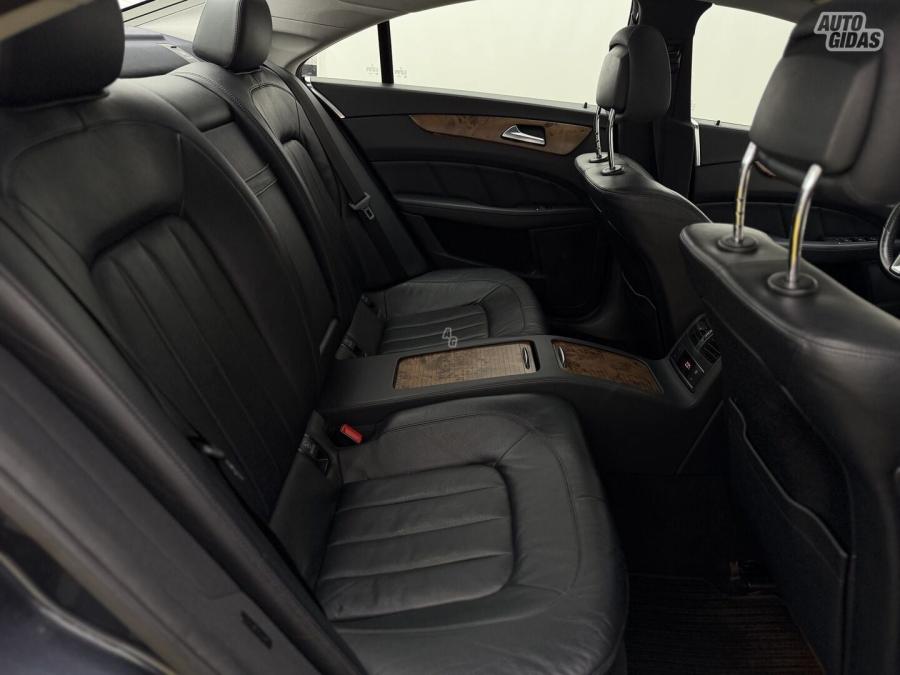 Mercedes-Benz CLS 500 2011 in Avizieniai, with an engine capacity of 4.70 L and mileage of 173 thousand km for 12000 €, photo 15 on AUTOMOTO.COM.LV