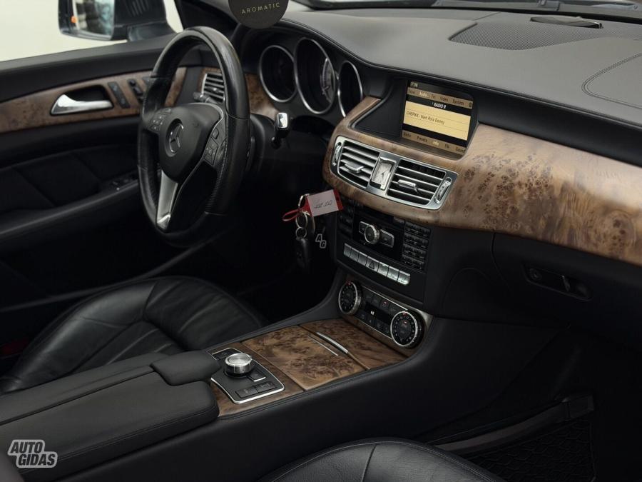 Mercedes-Benz CLS 500 2011 in Avizieniai, with an engine capacity of 4.70 L and mileage of 173 thousand km for 12000 €, photo 17 on AUTOMOTO.COM.LV