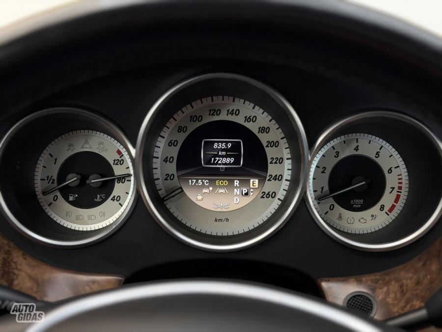 Mercedes-Benz CLS 500 2011 in Avizieniai, with an engine capacity of 4.70 L and mileage of 173 thousand km for 12000 €, photo 27 on AUTOMOTO.COM.LV
