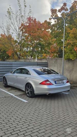 Grey Mercedes-Benz CLS 500 2005 in Kaunas, with an engine capacity of 5.00 L and mileage of 274 thousand km for 6400 €, photo  on AUTOMOTO.COM.LV