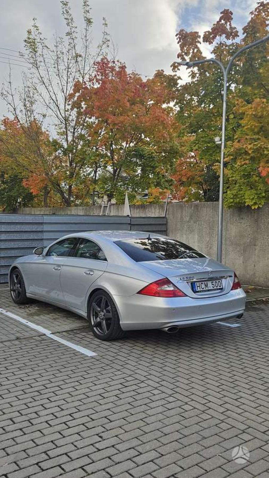 Grey Mercedes-Benz CLS 500 2005 in Kaunas, with an engine capacity of 5.00 L and mileage of 274 thousand km for 6400 €, photo 1 on AUTOMOTO.COM.LV