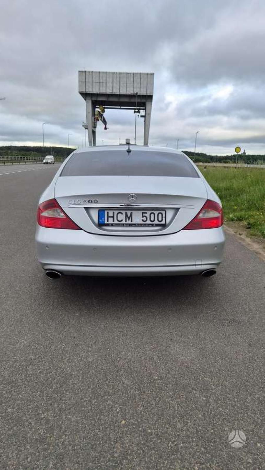 Grey Mercedes-Benz CLS 500 2005 in Kaunas, with an engine capacity of 5.00 L and mileage of 274 thousand km for 6400 €, photo 7 on AUTOMOTO.COM.LV