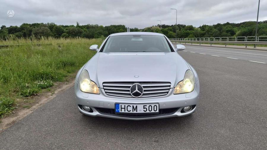 Grey Mercedes-Benz CLS 500 2005 in Kaunas, with an engine capacity of 5.00 L and mileage of 274 thousand km for 6400 €, photo 8 on AUTOMOTO.COM.LV
