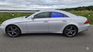Grey Mercedes-Benz CLS 500 2005 in Kaunas, with an engine capacity of 5.00 L and mileage of 274 thousand km for 6400 €, photo 10 on AUTOMOTO.COM.LV