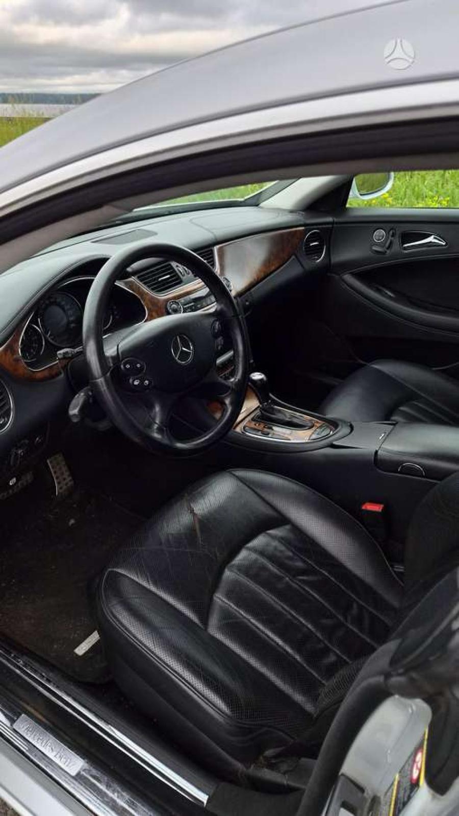 Grey Mercedes-Benz CLS 500 2005 in Kaunas, with an engine capacity of 5.00 L and mileage of 274 thousand km for 6400 €, photo 11 on AUTOMOTO.COM.LV