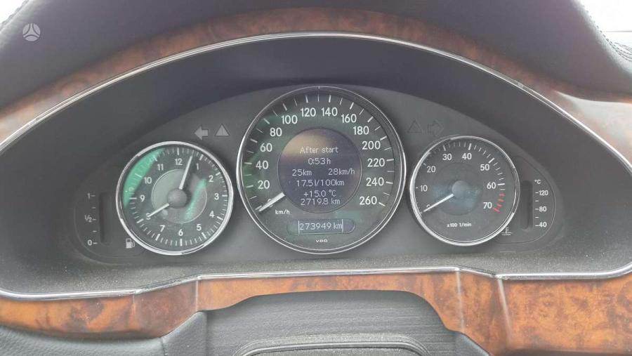 Grey Mercedes-Benz CLS 500 2005 in Kaunas, with an engine capacity of 5.00 L and mileage of 274 thousand km for 6400 €, photo 15 on AUTOMOTO.COM.LV