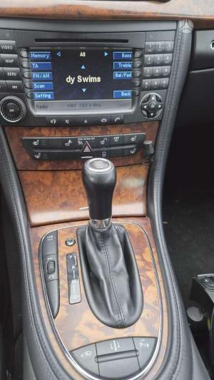 Grey Mercedes-Benz CLS 500 2005 in Kaunas, with an engine capacity of 5.00 L and mileage of 274 thousand km for 6400 €, photo 16 on AUTOMOTO.COM.LV