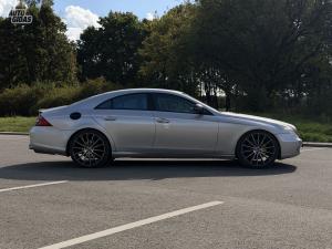 Pelēks Mercedes-Benz CLS 500 2006 Kauņa, ar dzinēja tilpumu 5.00 L un nobraukumu 338 tūkst. km par 4500 €, foto 5 vietnē AUTOMOTO.COM.LV