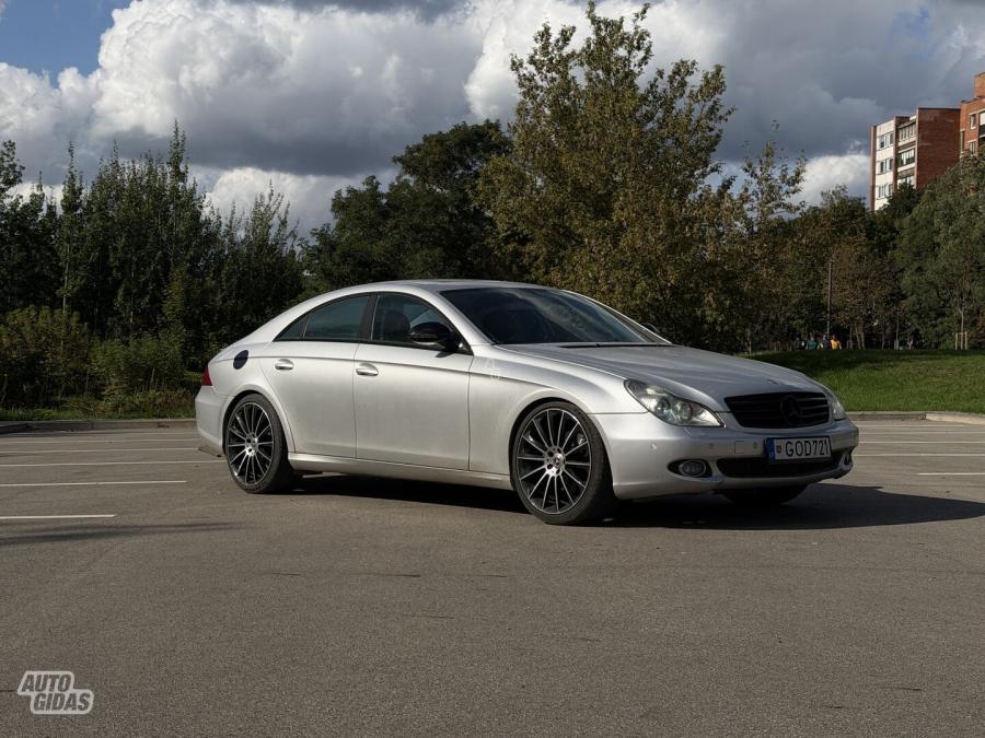 Pelēks Mercedes-Benz CLS 500 2006 Kauņa, ar dzinēja tilpumu 5.00 L un nobraukumu 338 tūkst. km par 4500 €, foto 6 vietnē AUTOMOTO.COM.LV