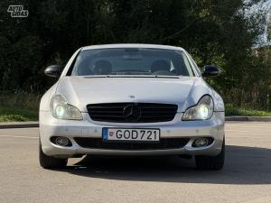 Pelēks Mercedes-Benz CLS 500 2006 Kauņa, ar dzinēja tilpumu 5.00 L un nobraukumu 338 tūkst. km par 4500 €, foto 7 vietnē AUTOMOTO.COM.LV