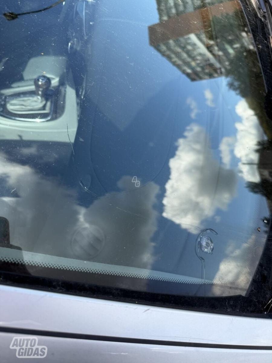Pelēks Mercedes-Benz CLS 500 2006 Kauņa, ar dzinēja tilpumu 5.00 L un nobraukumu 338 tūkst. km par 4500 €, foto 10 vietnē AUTOMOTO.COM.LV