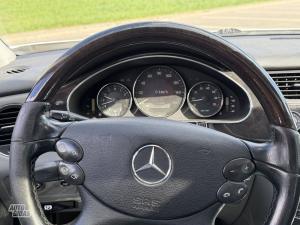 Pelēks Mercedes-Benz CLS 500 2006 Kauņa, ar dzinēja tilpumu 5.00 L un nobraukumu 338 tūkst. km par 4500 €, foto 15 vietnē AUTOMOTO.COM.LV