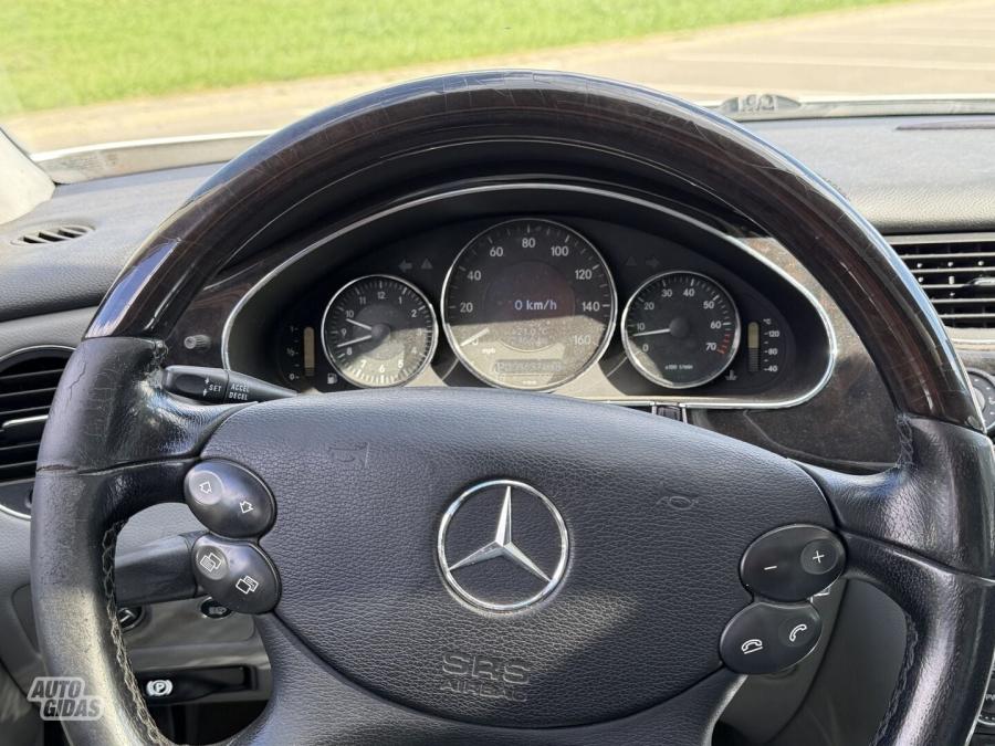 Pelēks Mercedes-Benz CLS 500 2006 Kauņa, ar dzinēja tilpumu 5.00 L un nobraukumu 338 tūkst. km par 4500 €, foto 15 vietnē AUTOMOTO.COM.LV