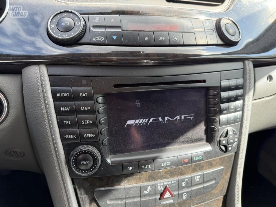 Pelēks Mercedes-Benz CLS 500 2006 Kauņa, ar dzinēja tilpumu 5.00 L un nobraukumu 338 tūkst. km par 4500 €, foto 21 vietnē AUTOMOTO.COM.LV