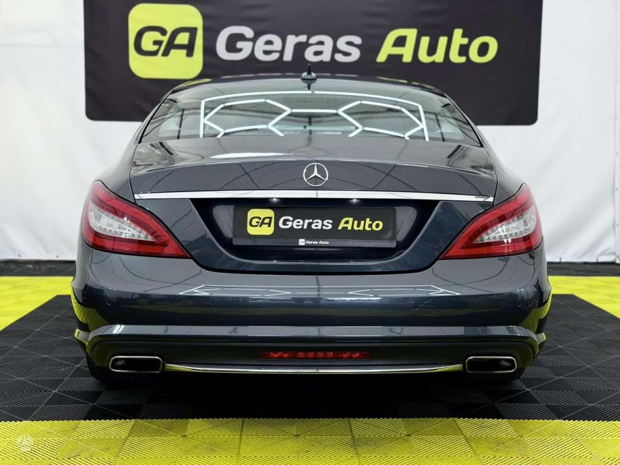 Pelēks Mercedes-Benz CLS 500 2011 Viļņa, ar dzinēja tilpumu 4.66 L un nobraukumu 173 tūkst. km par 9000 €, foto 6 vietnē AUTOMOTO.COM.LV