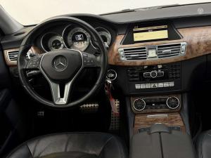 Pelēks Mercedes-Benz CLS 500 2011 Viļņa, ar dzinēja tilpumu 4.66 L un nobraukumu 173 tūkst. km par 9000 €, foto 19 vietnē AUTOMOTO.COM.LV