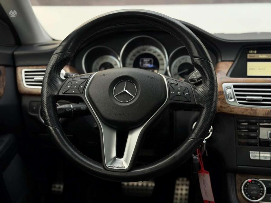 Pelēks Mercedes-Benz CLS 500 2011 Viļņa, ar dzinēja tilpumu 4.66 L un nobraukumu 173 tūkst. km par 9000 €, foto 20 vietnē AUTOMOTO.COM.LV