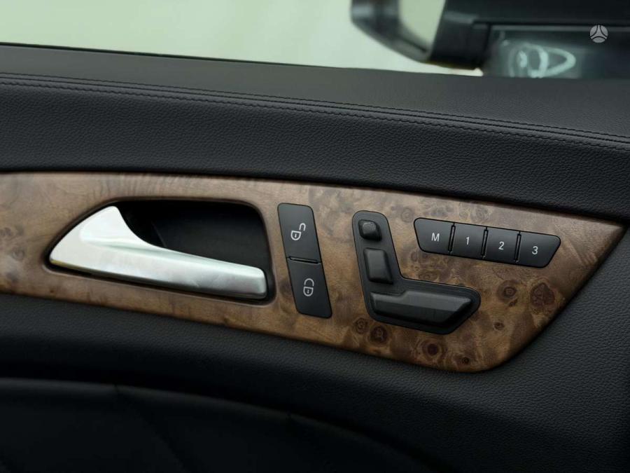 Pelēks Mercedes-Benz CLS 500 2011 Viļņa, ar dzinēja tilpumu 4.66 L un nobraukumu 173 tūkst. km par 9000 €, foto 21 vietnē AUTOMOTO.COM.LV