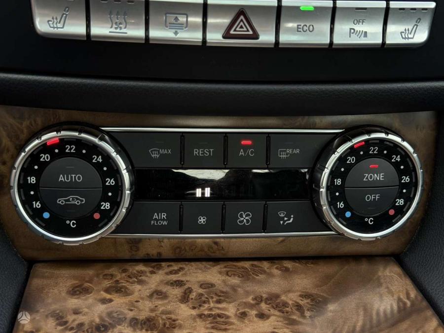 Pelēks Mercedes-Benz CLS 500 2011 Viļņa, ar dzinēja tilpumu 4.66 L un nobraukumu 173 tūkst. km par 9000 €, foto 24 vietnē AUTOMOTO.COM.LV