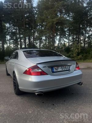 Grey Mercedes-Benz CLS 500 2004 in Jurmala, with an engine capacity of 5.00 L and mileage of 0 thousand km for 4999 €, photo 3 on AUTOMOTO.COM.LV